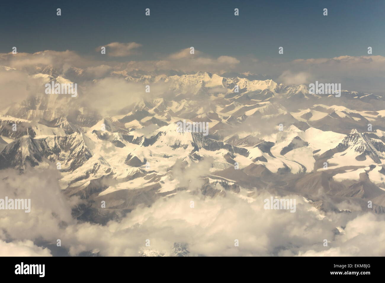 Flight over the himalayas hi-res stock photography and images - Alamy