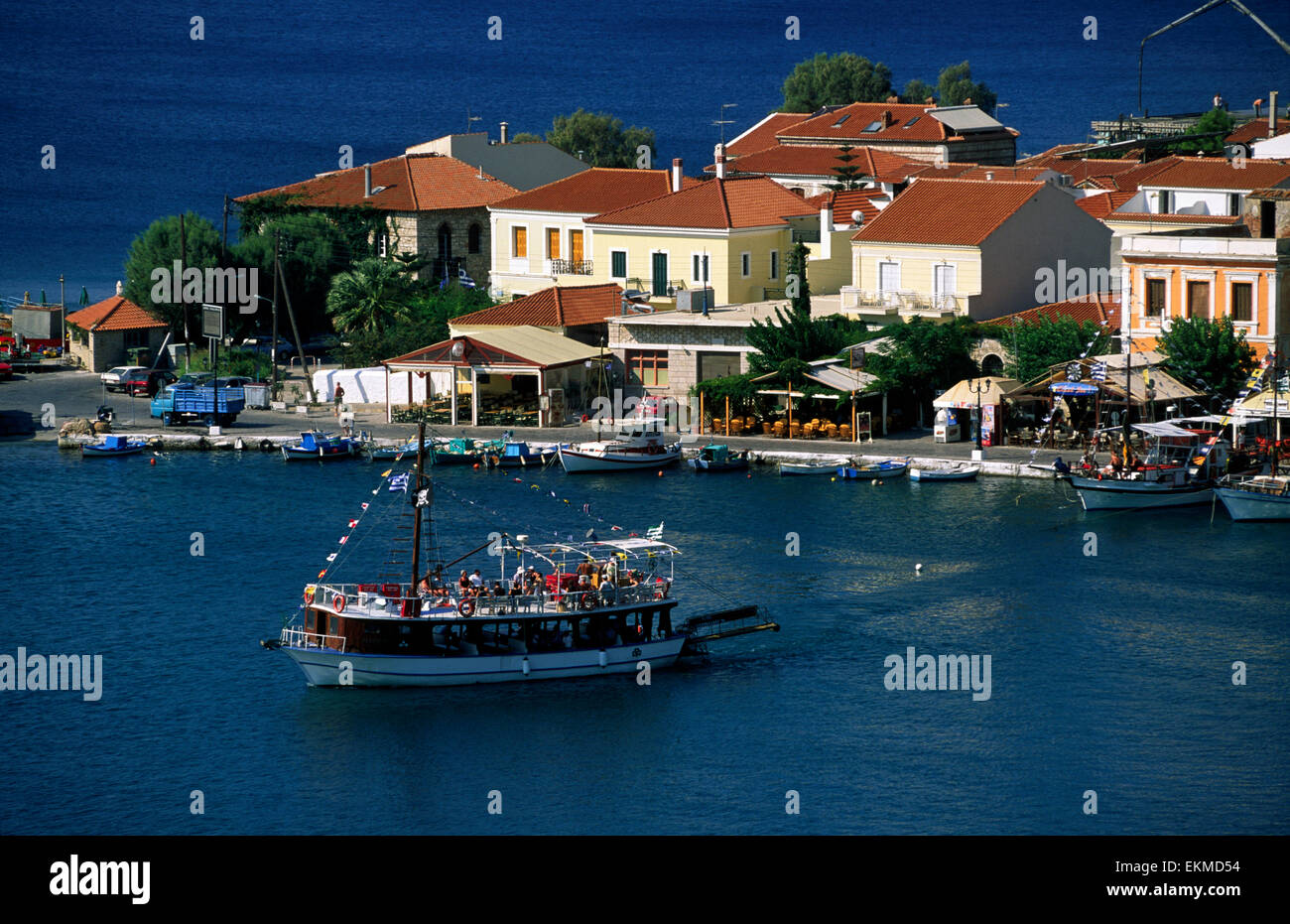 Greece island samos pythagorion houses hi-res stock photography and ...