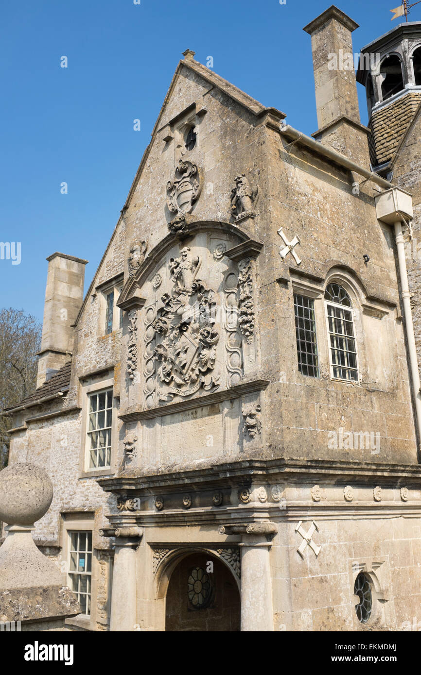 17th century almshouses hi-res stock photography and images - Alamy