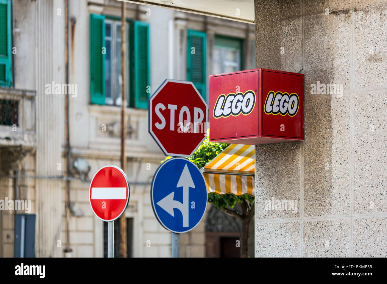 Lego signs hi-res stock photography and images - Alamy