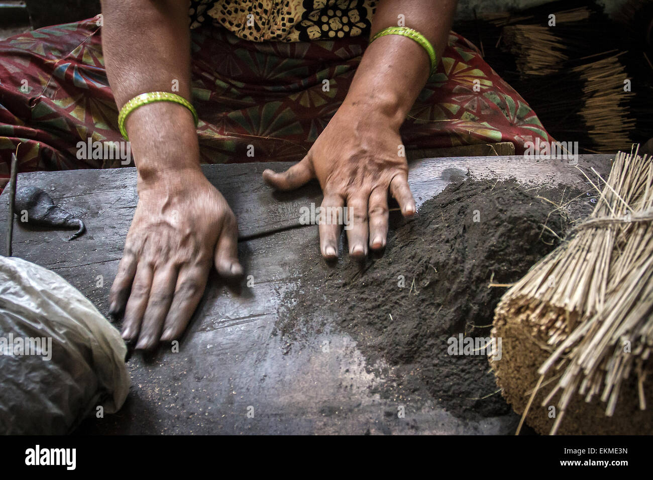 Incense making hi-res stock photography and images - Alamy