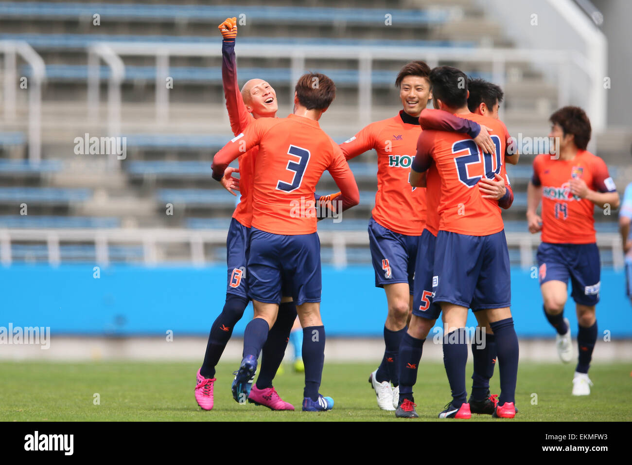 NHK Spring Mitsuzawa Football Stadium, Kanagawa, Japan. 12th Apr, 2015. ACAC Nagano Parceiro ...
