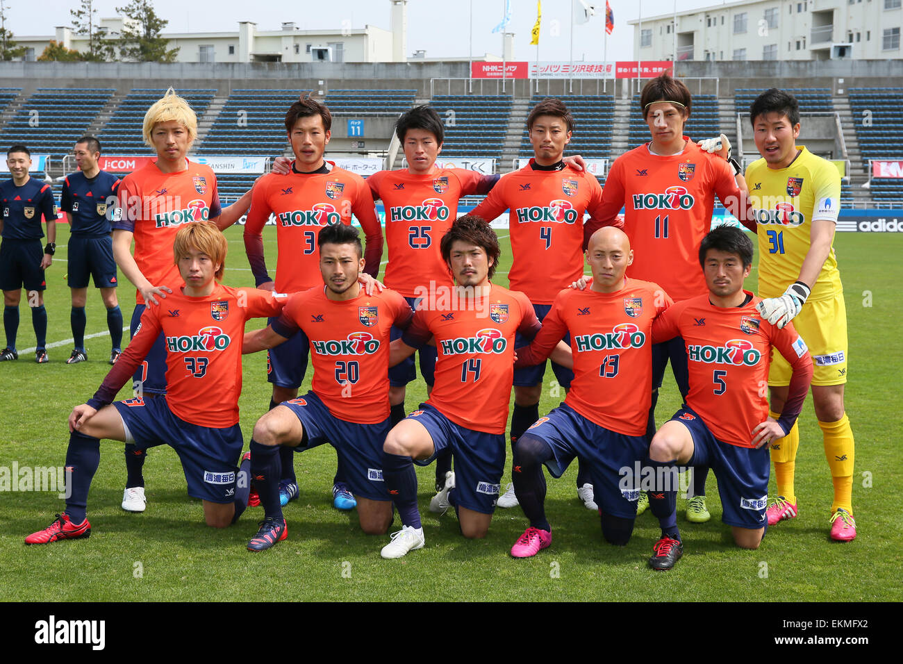 NHK Spring Mitsuzawa Football Stadium, Kanagawa, Japan. 12th Apr, 2015. ACAC Nagano Parceiro ...