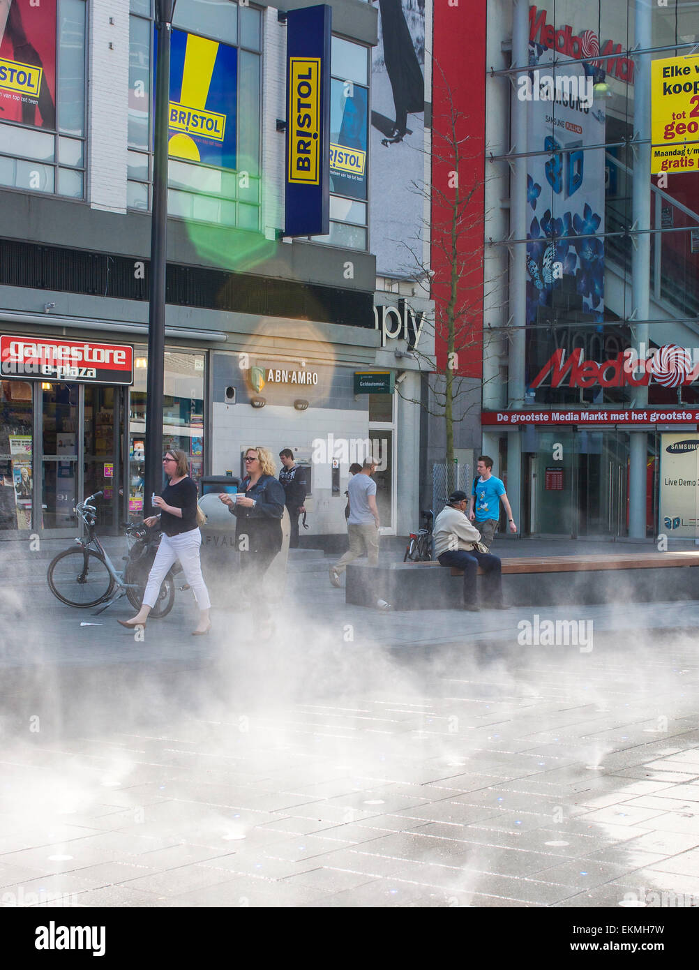 Cooling water spray hi-res stock photography and images - Alamy