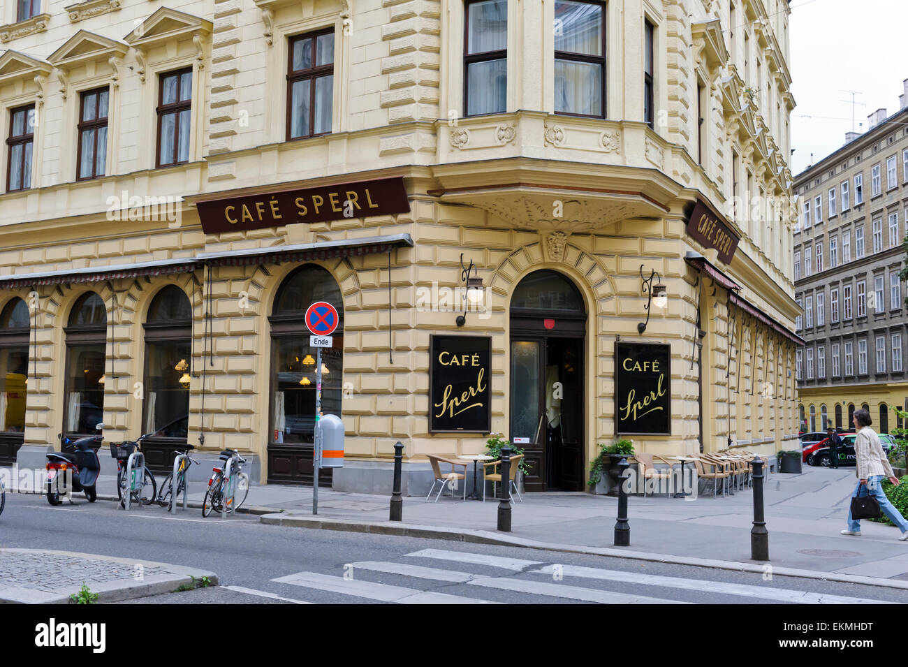 The exterior of the famous Viennese Cafe Sperl in Vienna, Austria Stock ...