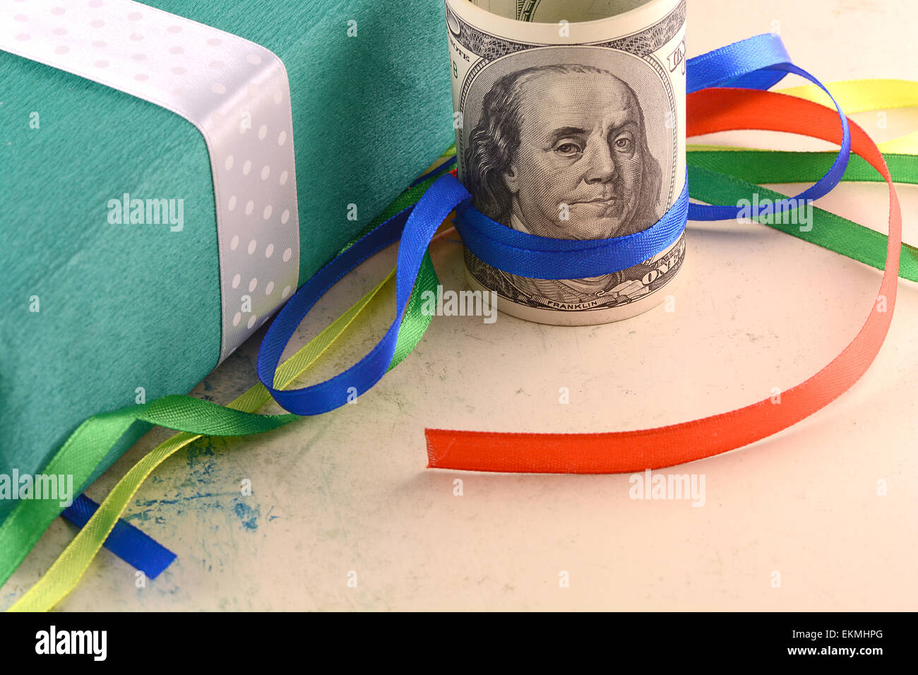 american money dollars and green gift box Stock Photo - Alamy