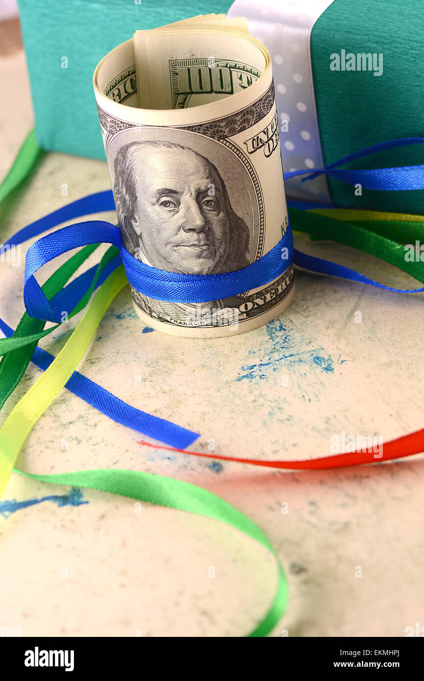 Green dollars hi-res stock photography and images - Alamy