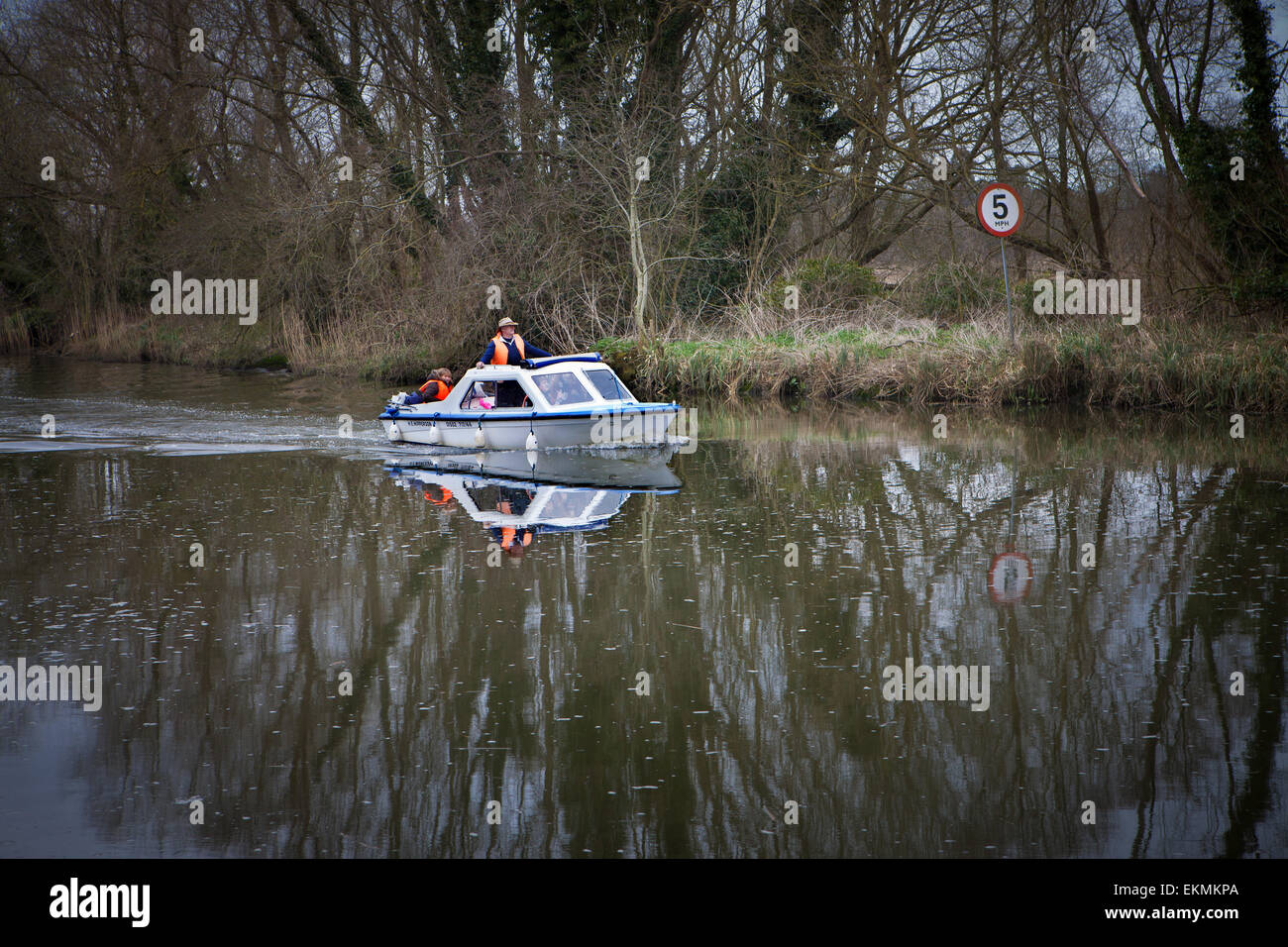 River waveney boating hi-res stock photography and images - Alamy