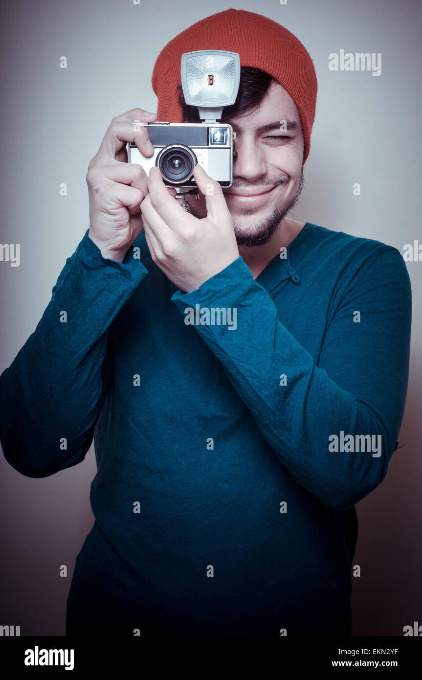 Old man with vintage camera hi-res stock photography and images - Alamy