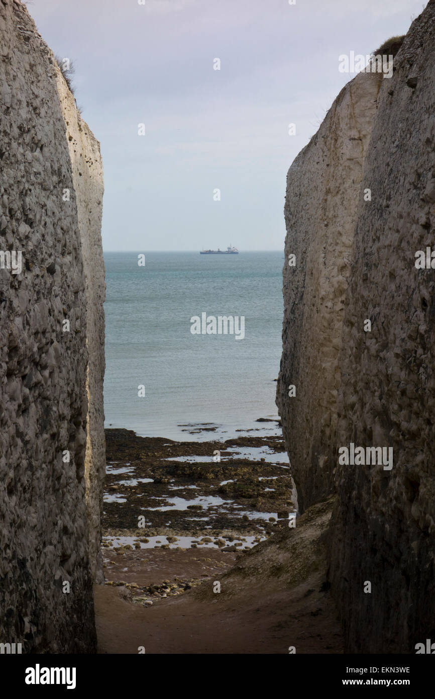 gap slope path in chalk white cliffs white ness head Stock Photo - Alamy