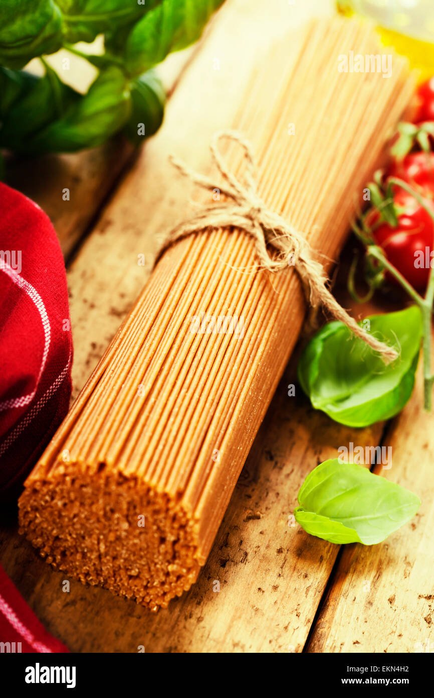 whole wheat spaghetti Stock Photo - Alamy