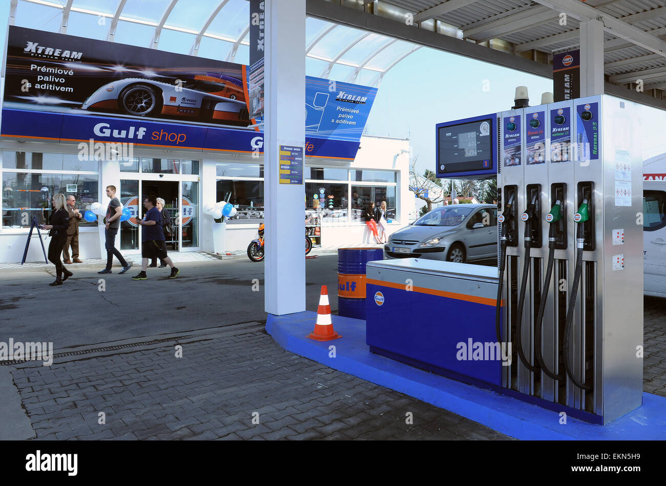 Gulf filling station Stock Photo - Alamy