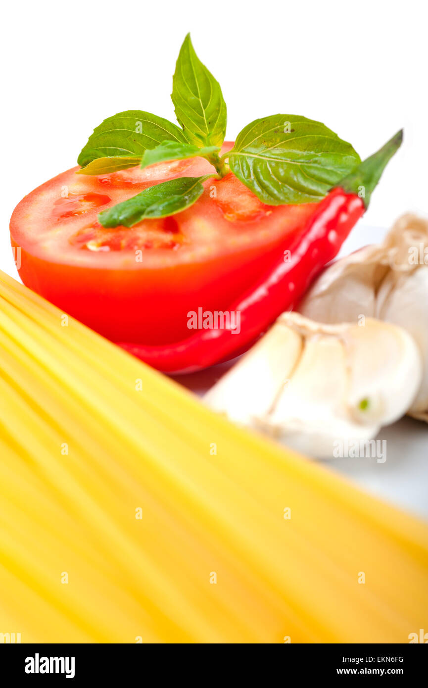 Italian spaghetti pasta tomato ingredients Stock Photo - Alamy