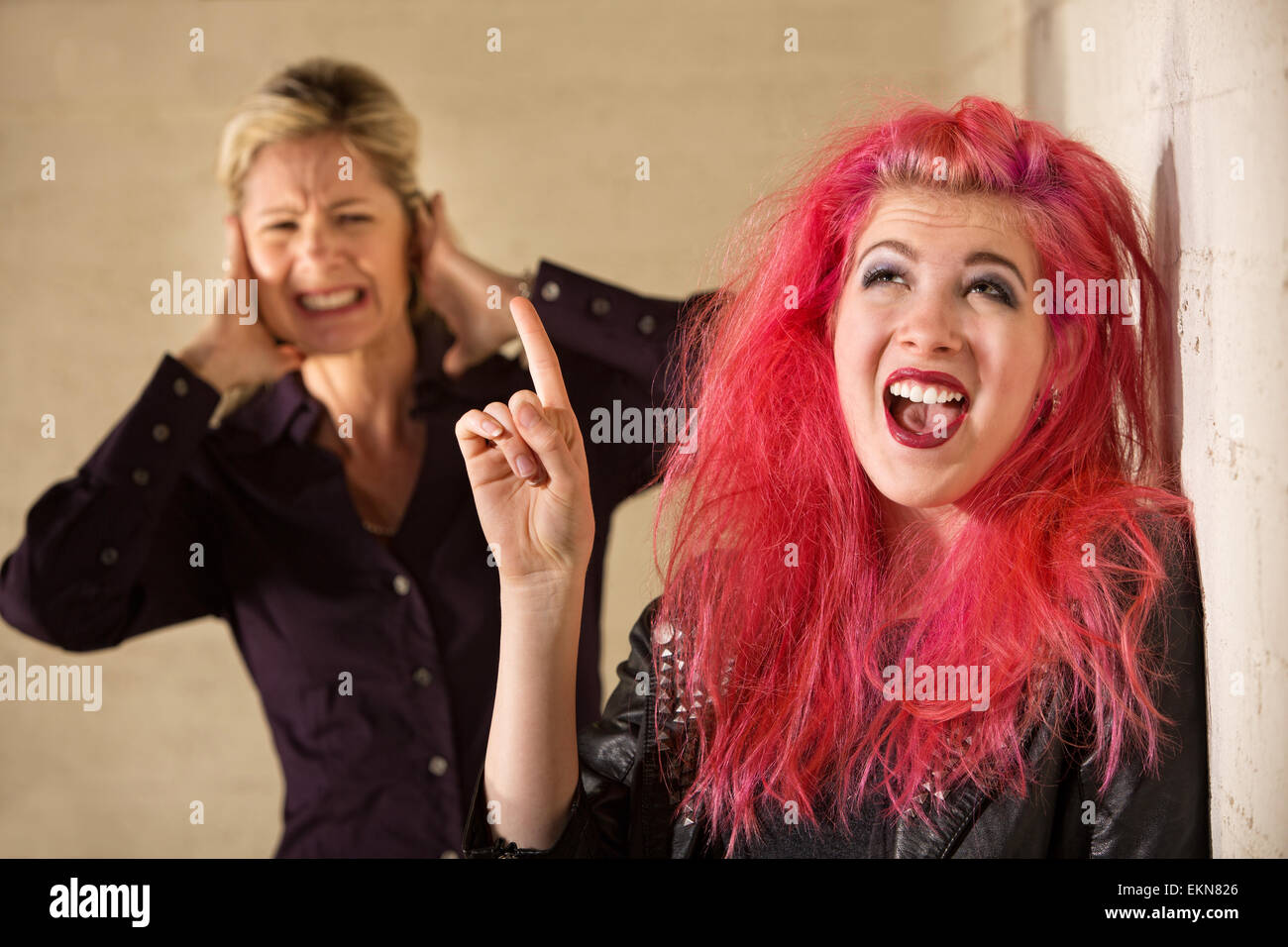 Cringing woman hi-res stock photography and images - Alamy