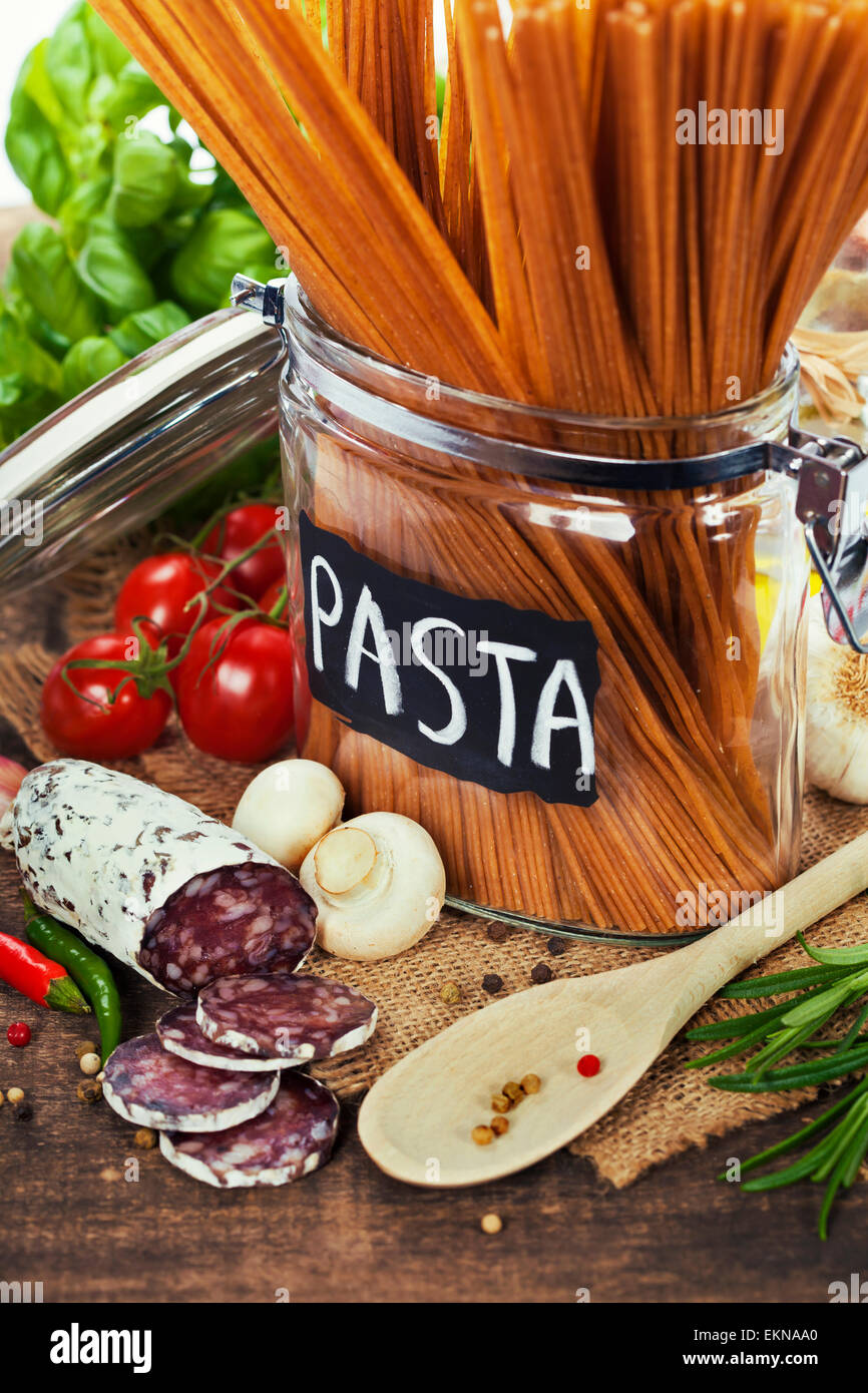 whole wheat spaghetti Stock Photo - Alamy