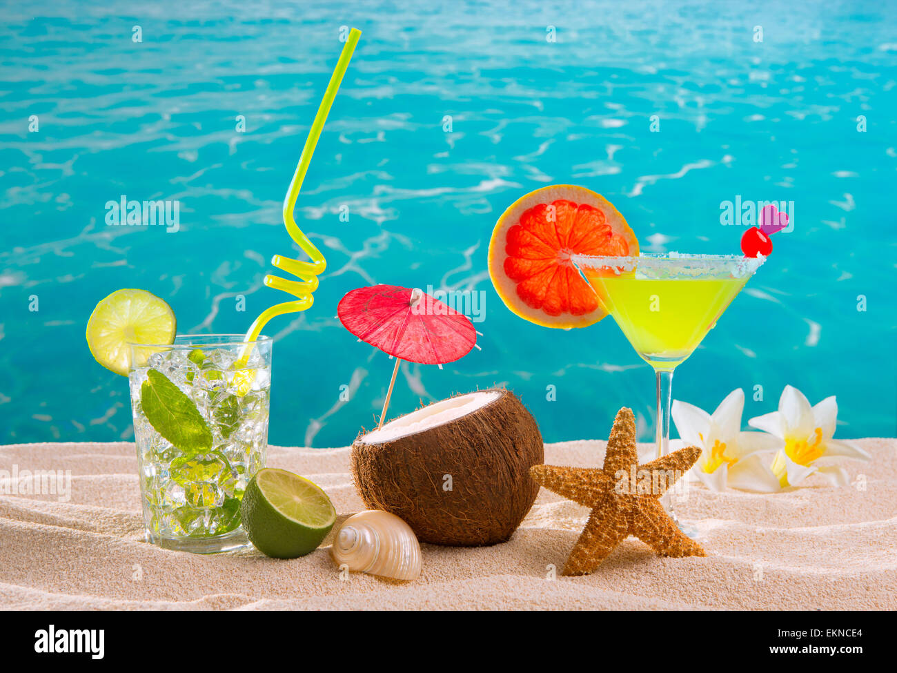 Caribbean tropical beach cocktails mojito margarita Stock Photo - Alamy