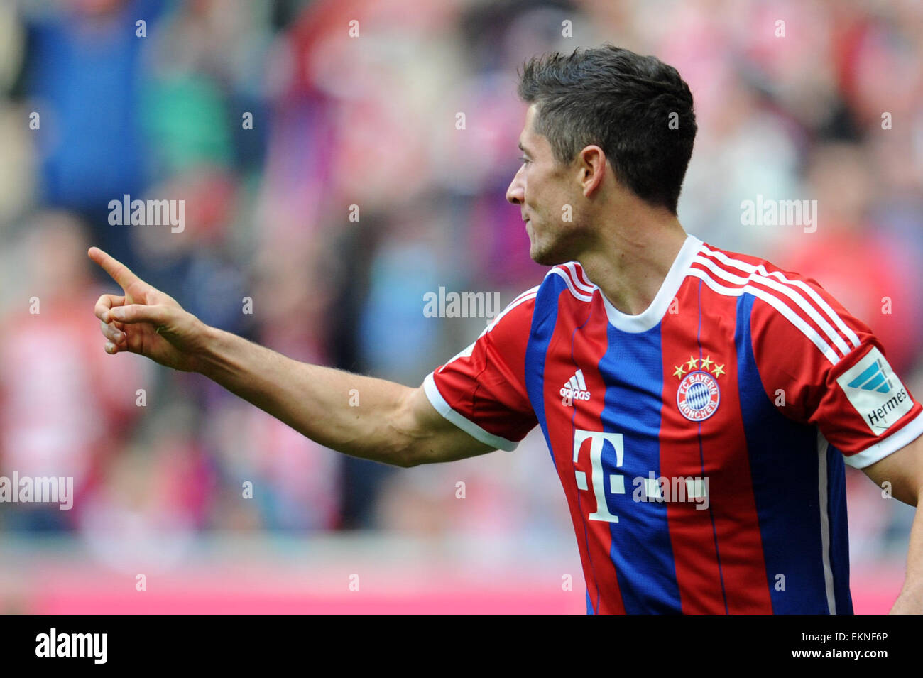 Munich's Robert Lewandowski celebrates his goal at 2-0 during the ...