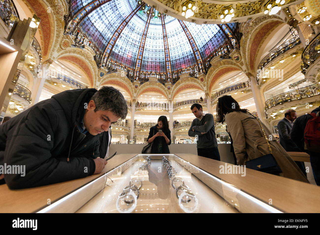 10 April 2015 – Paris, France Visitors in the Apple Watch Store in ...