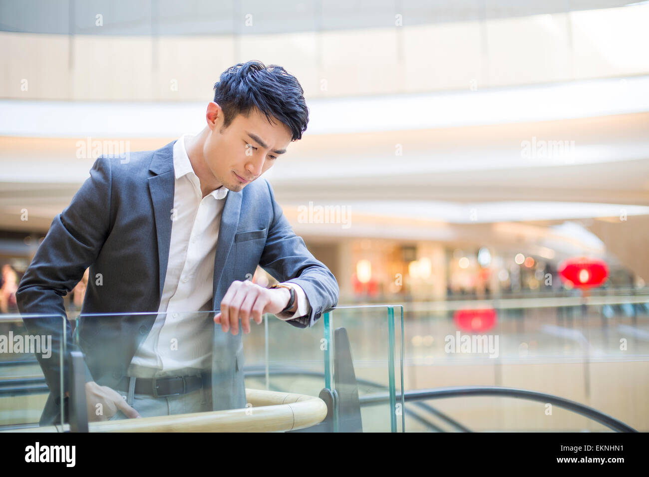 Asian men in shopping mall hi-res stock photography and images - Alamy