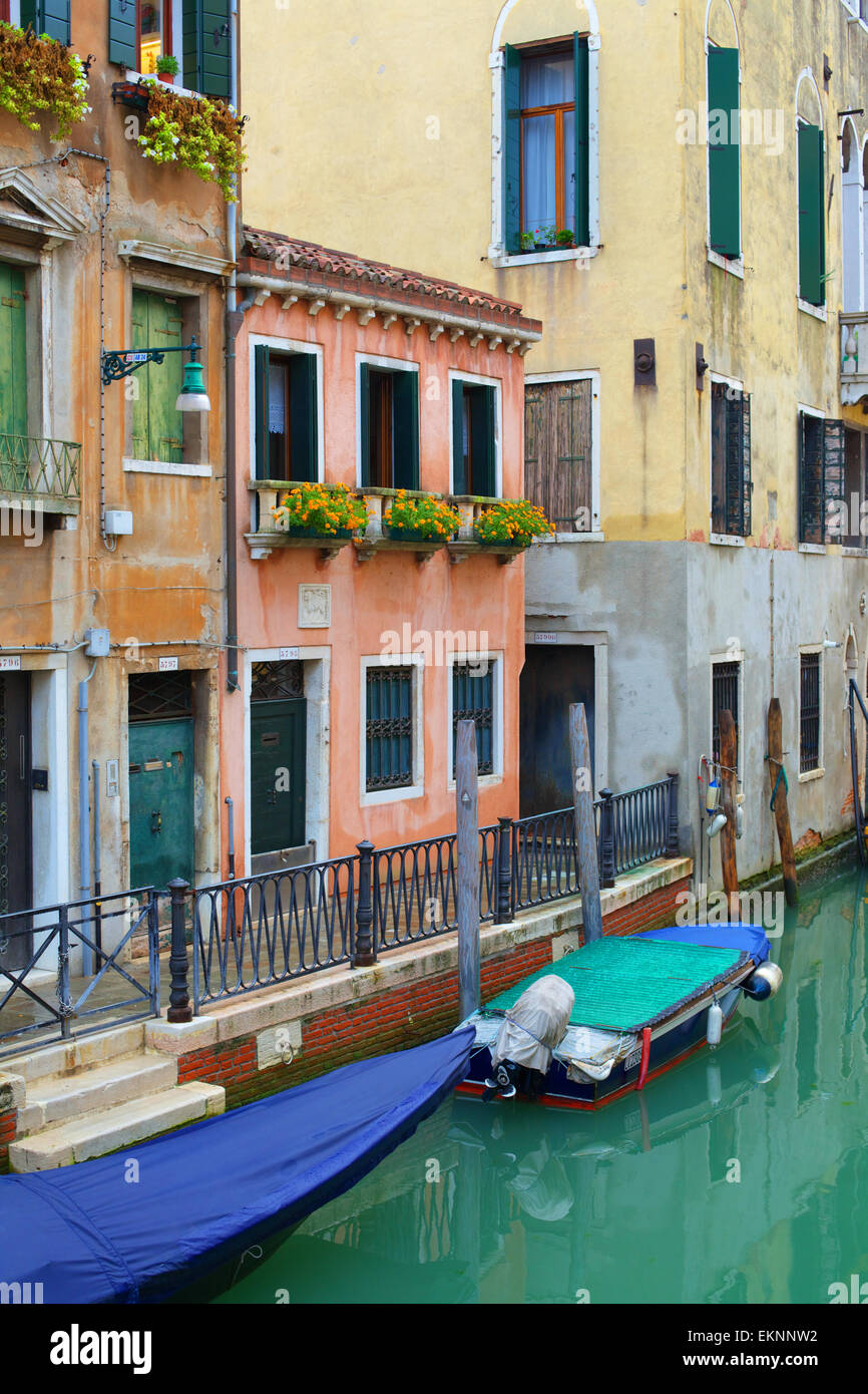 Borders basilica hi-res stock photography and images - Alamy