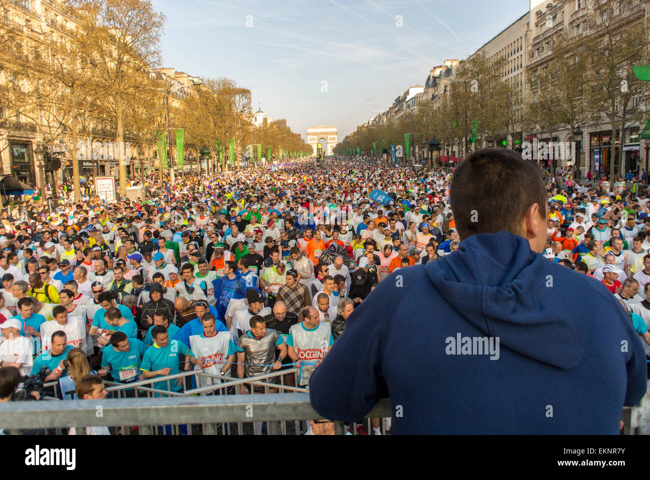 Paris marathon crowd scene men hi-res stock photography and images - Alamy
