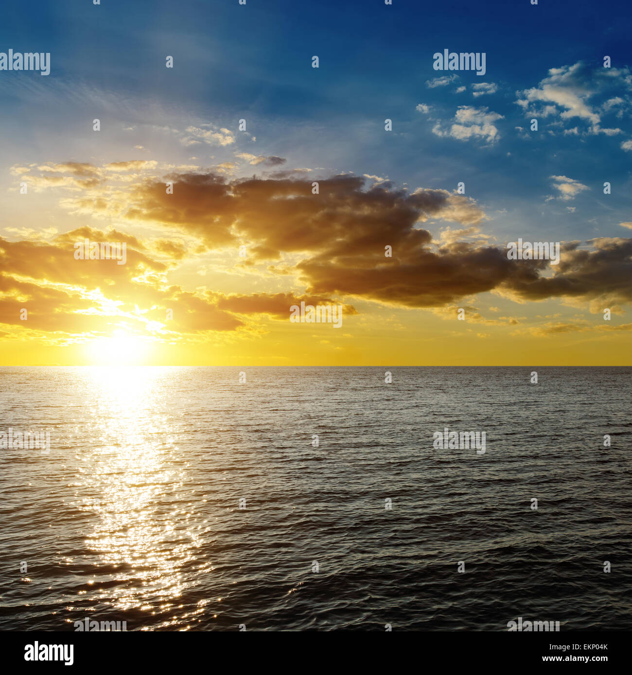 Dark sea hi-res stock photography and images - Alamy