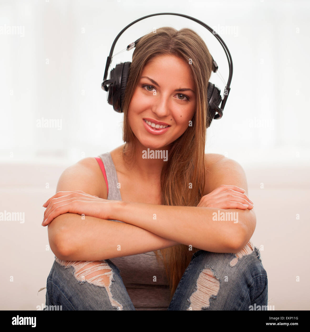Beautiful woman enjoy music in headphones Stock Photo - Alamy