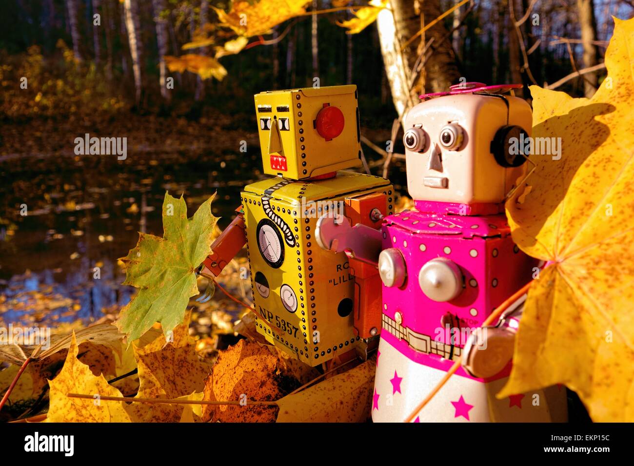 Retro robots hi-res stock photography and images - Alamy