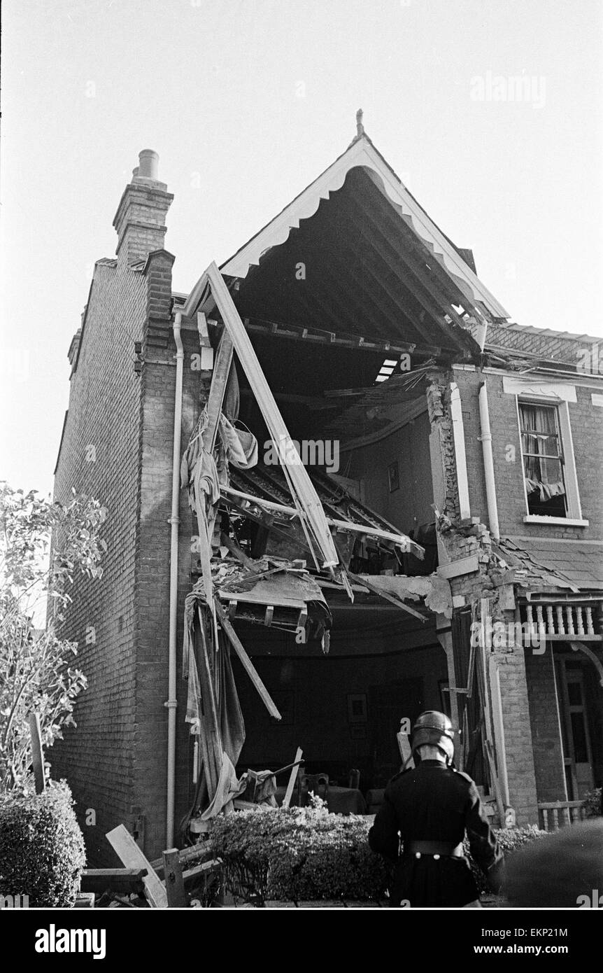 V2 Rocket incident at Tewkesbury Terrace, Bounds Green Road, Southgate ...