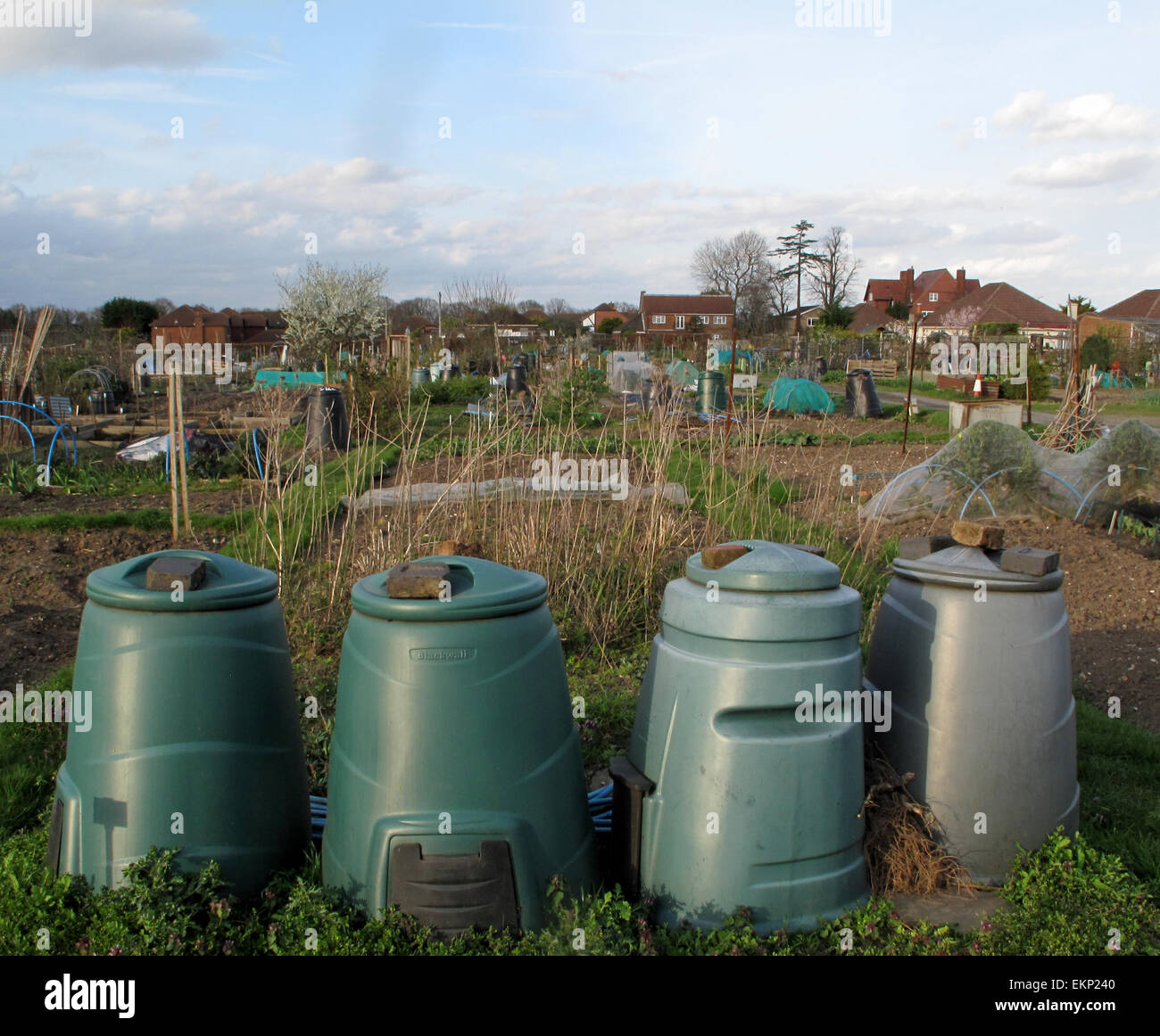 Compost bins hi-res stock photography and images - Alamy