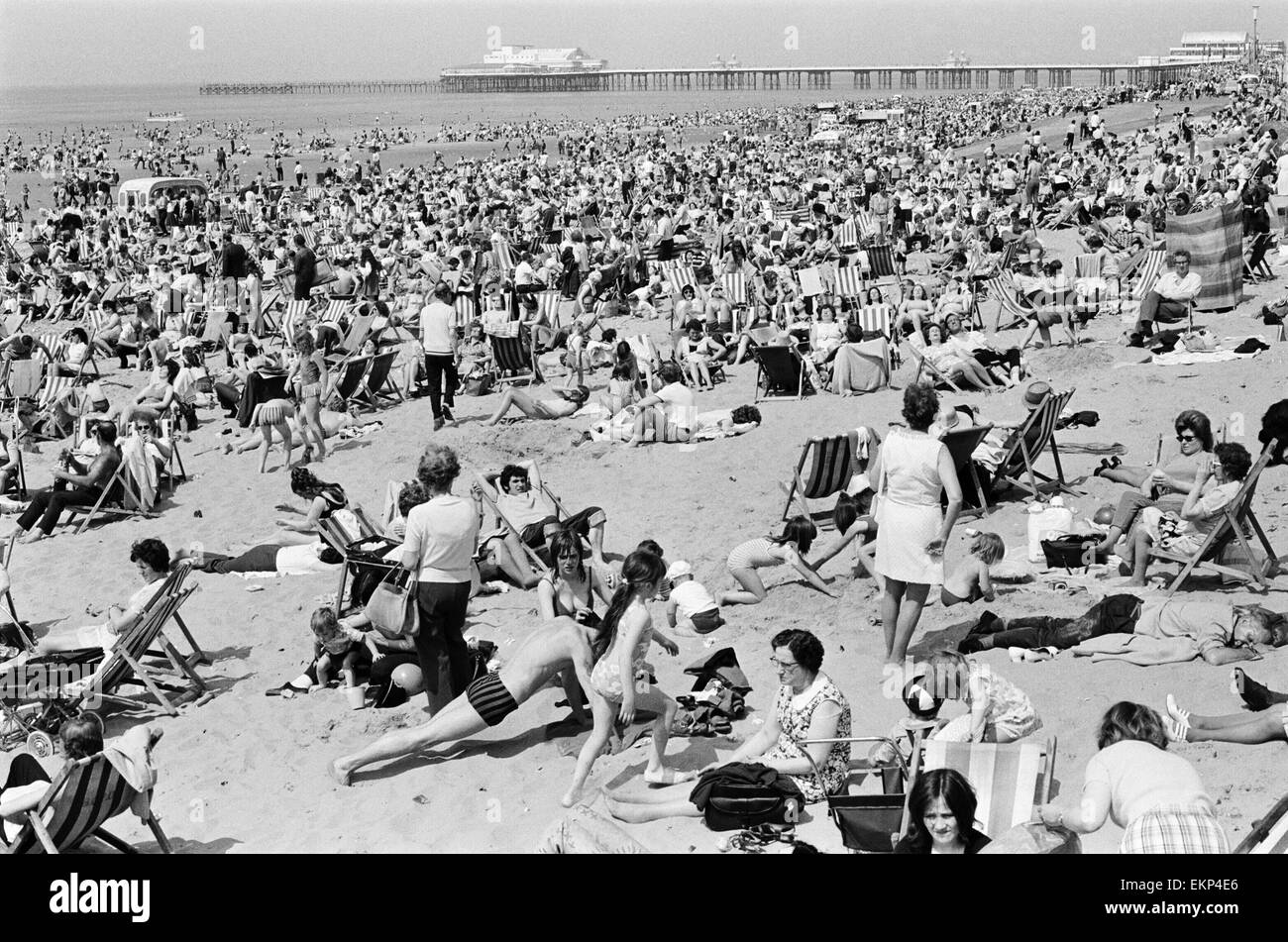 Blackpool Beach 1970s Stock Photos & Blackpool Beach 1970s Stock Images ...