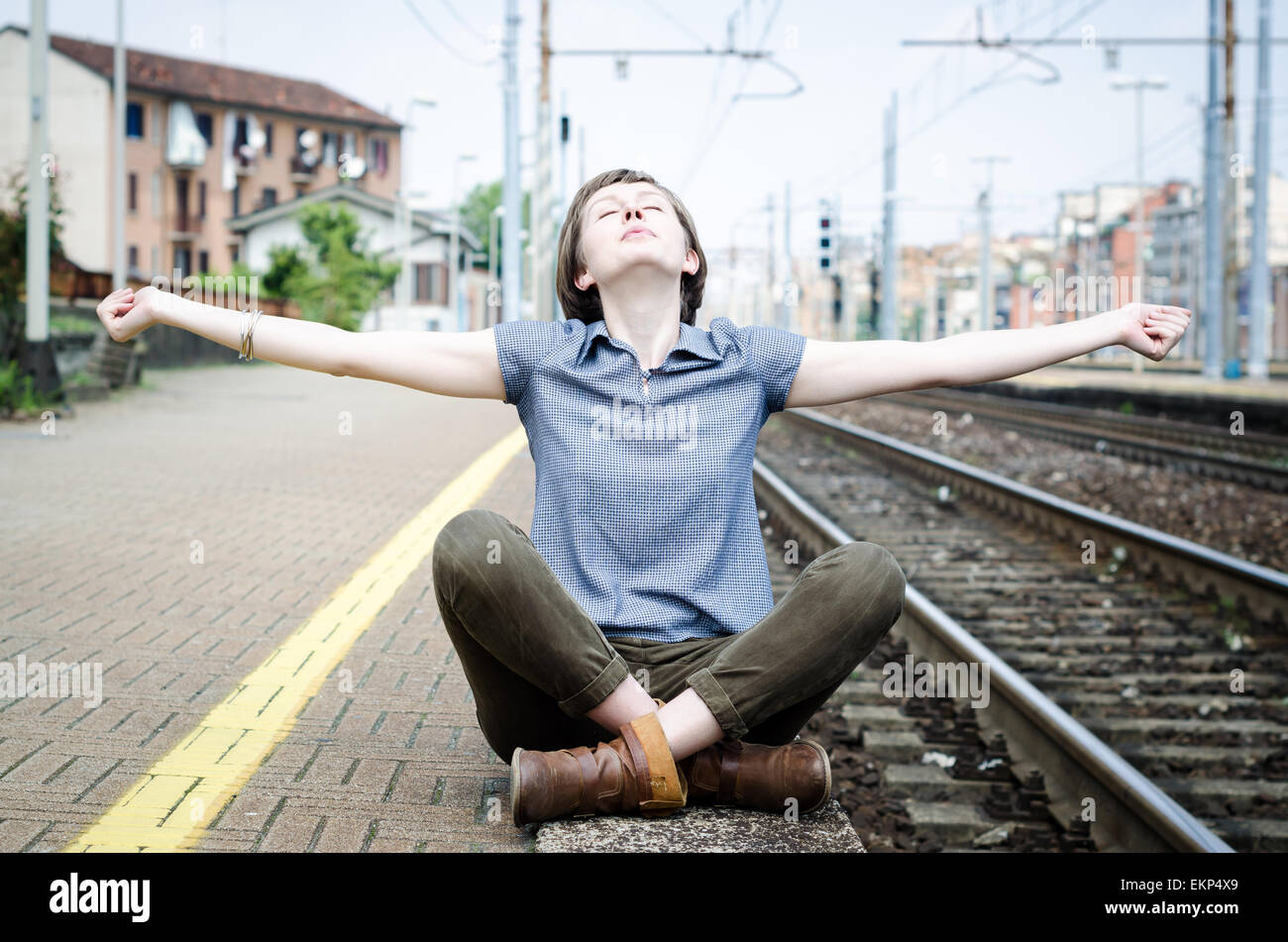 Woman tripping up hi-res stock photography and images - Alamy