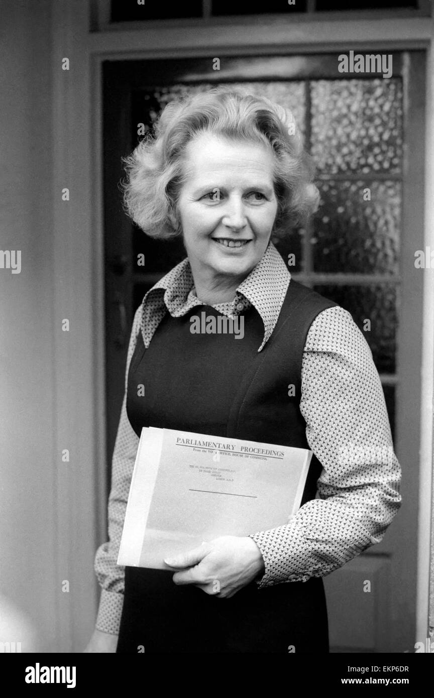 A clutch of newsmen gathered outside Margaret Thatcher's home (now ...