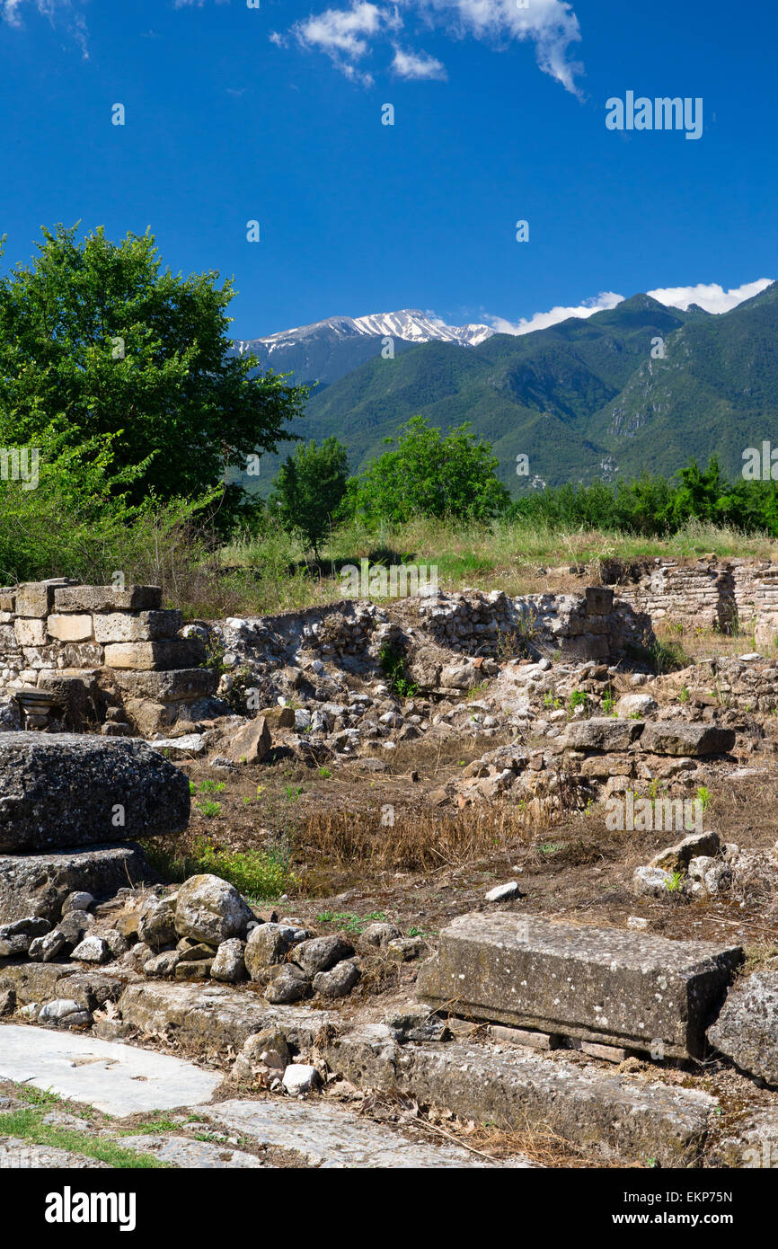Decorative columns greece hi-res stock photography and images - Alamy