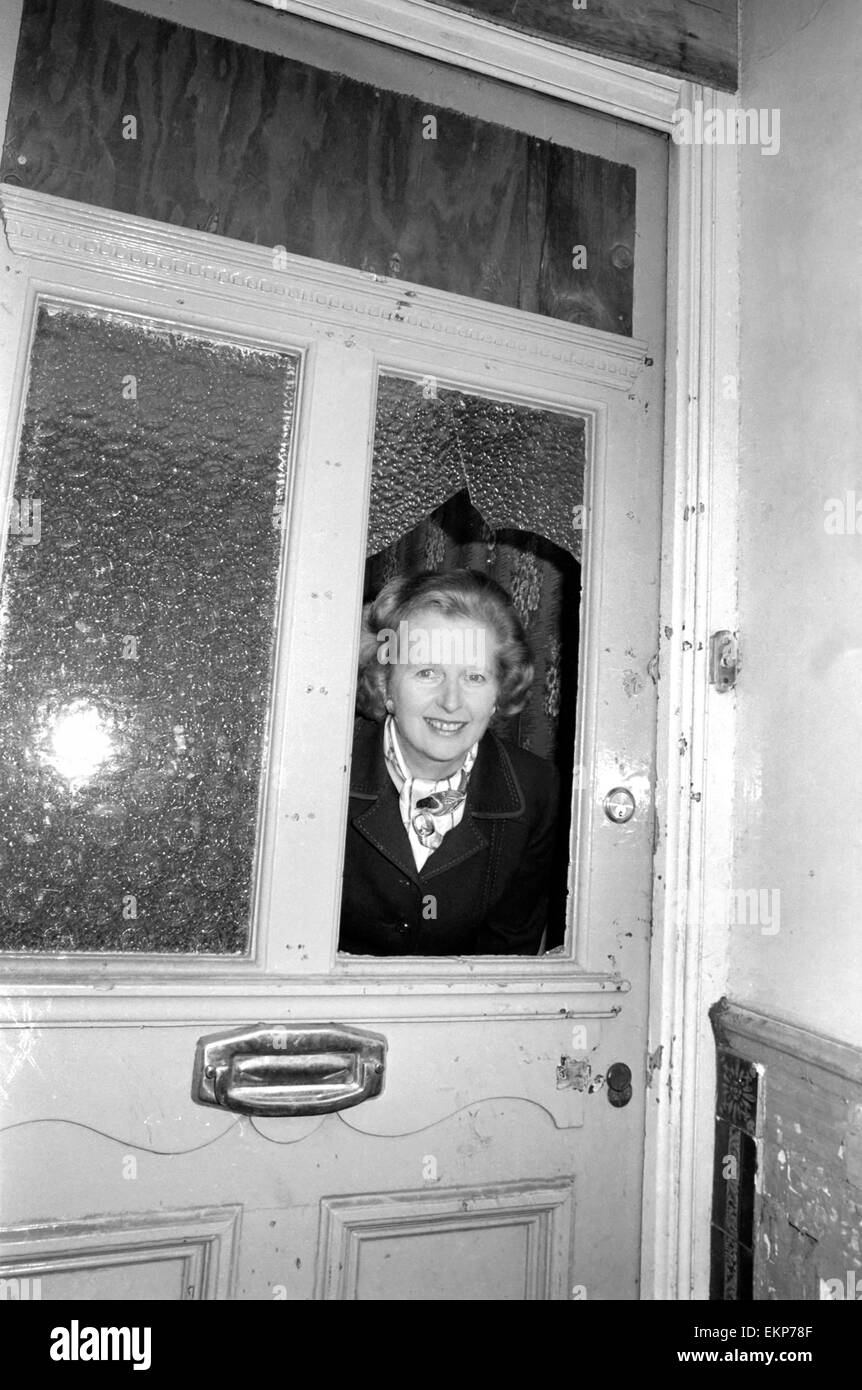 Margaret thatcher smiling hi-res stock photography and images - Alamy