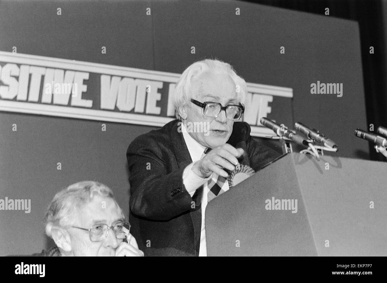 Michael foot 1983 hi-res stock photography and images - Alamy