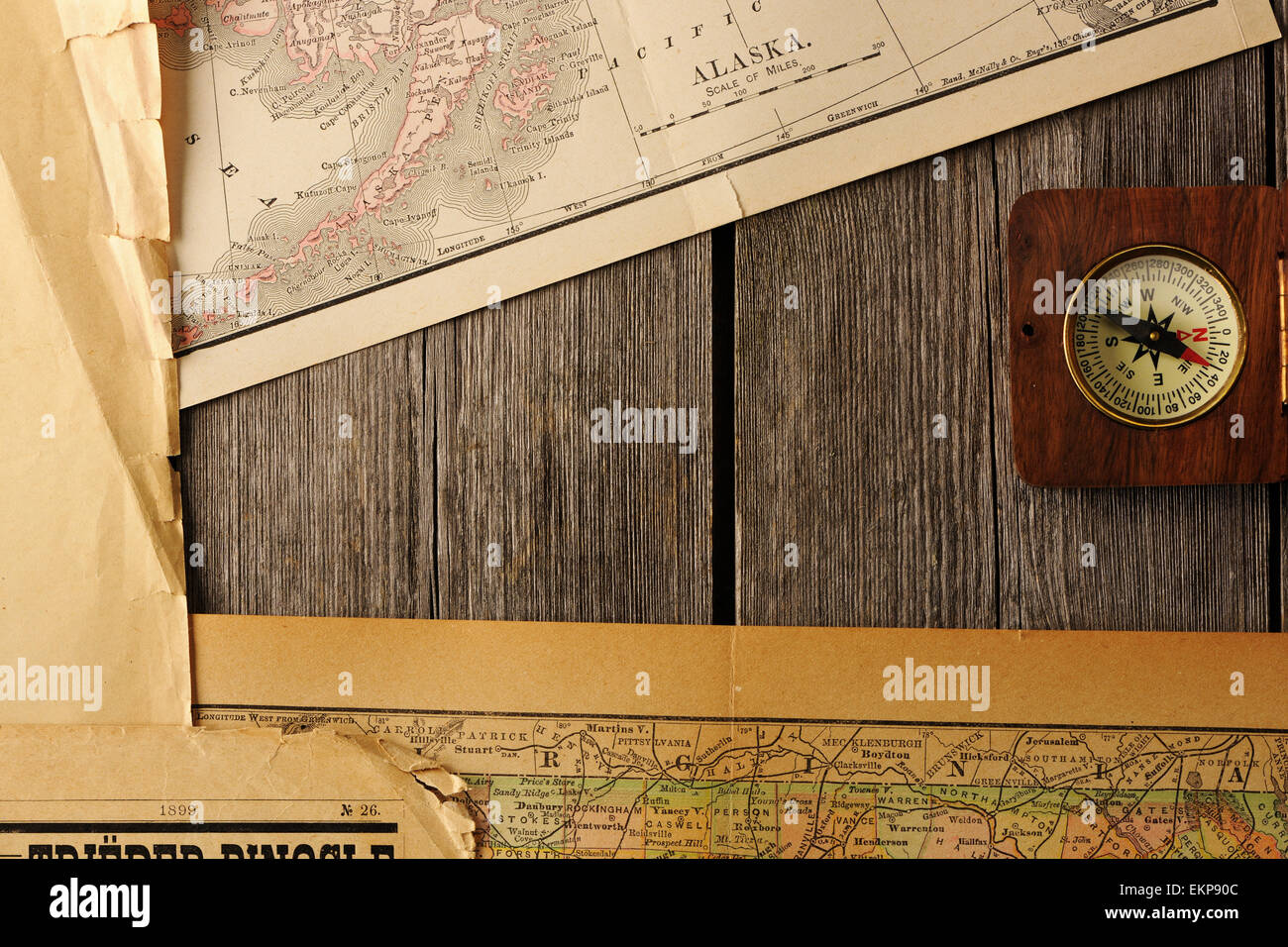 Antique compass and map hi-res stock photography and images - Alamy