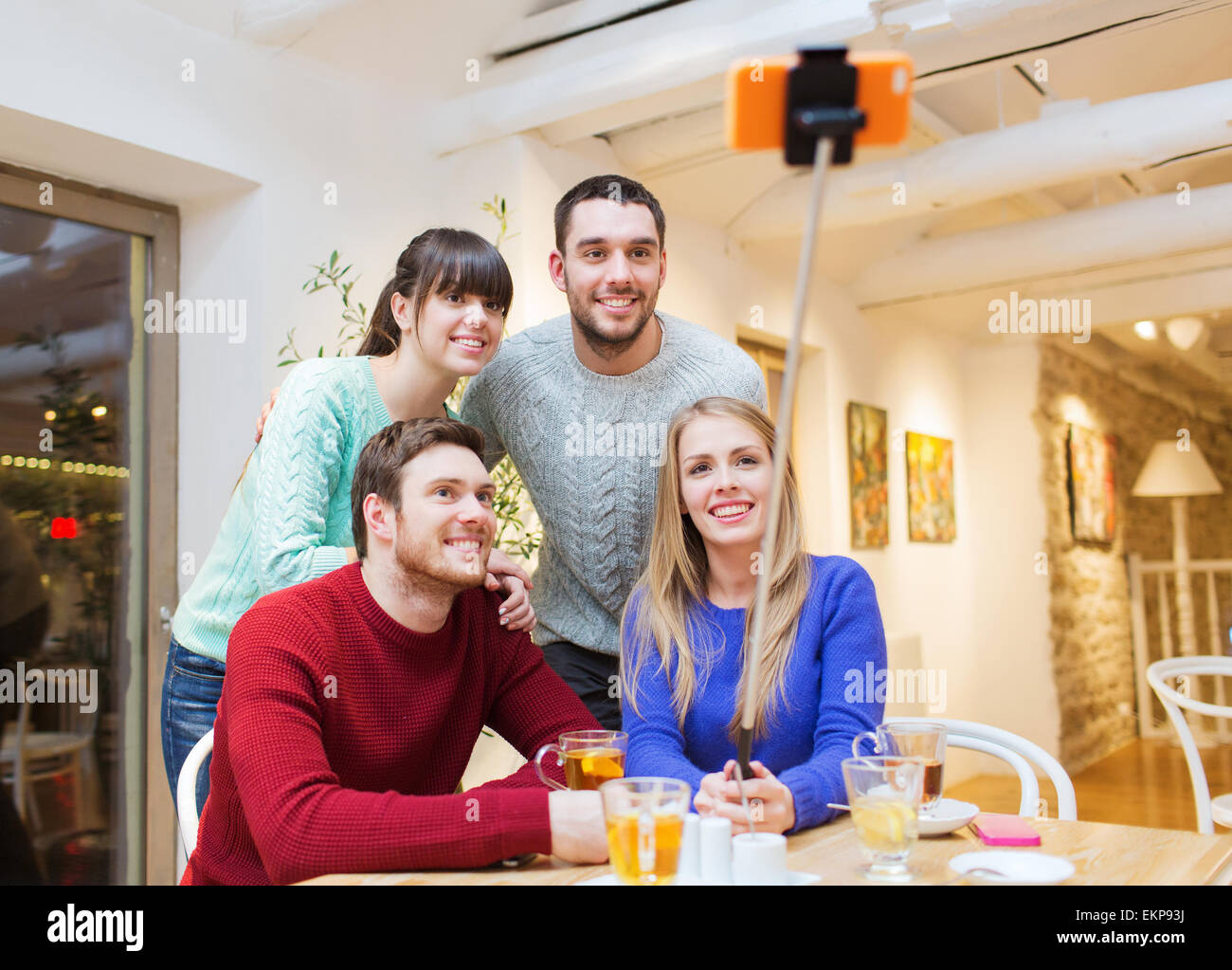 Hot women group selfie hi-res stock photography and images - Alamy
