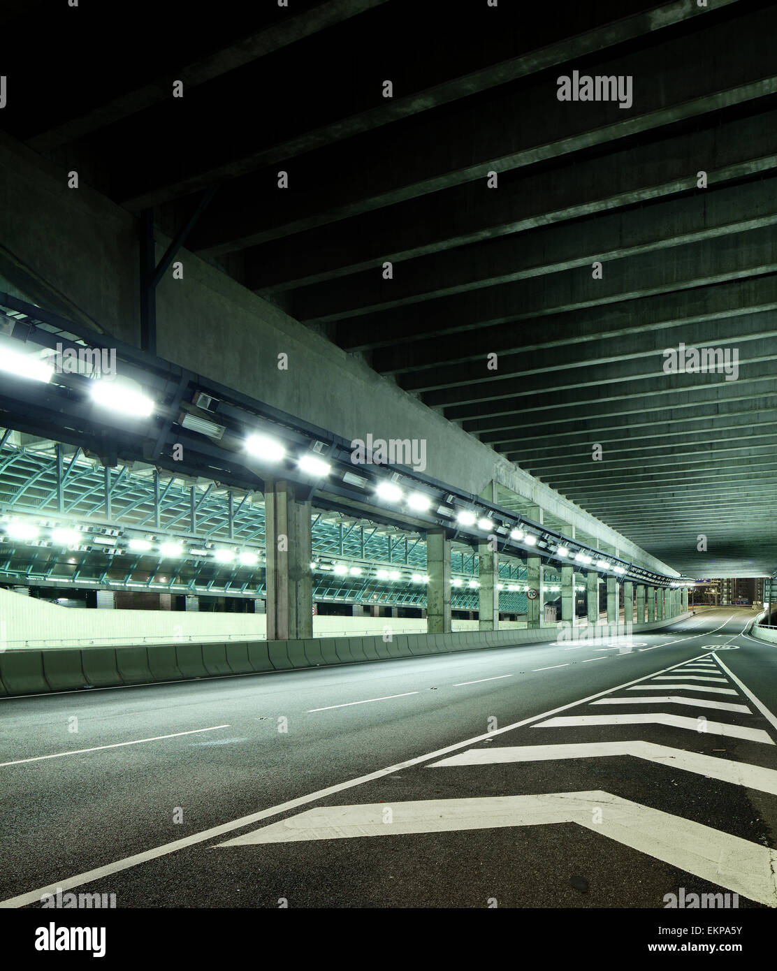 Empty bus lane hi-res stock photography and images - Alamy