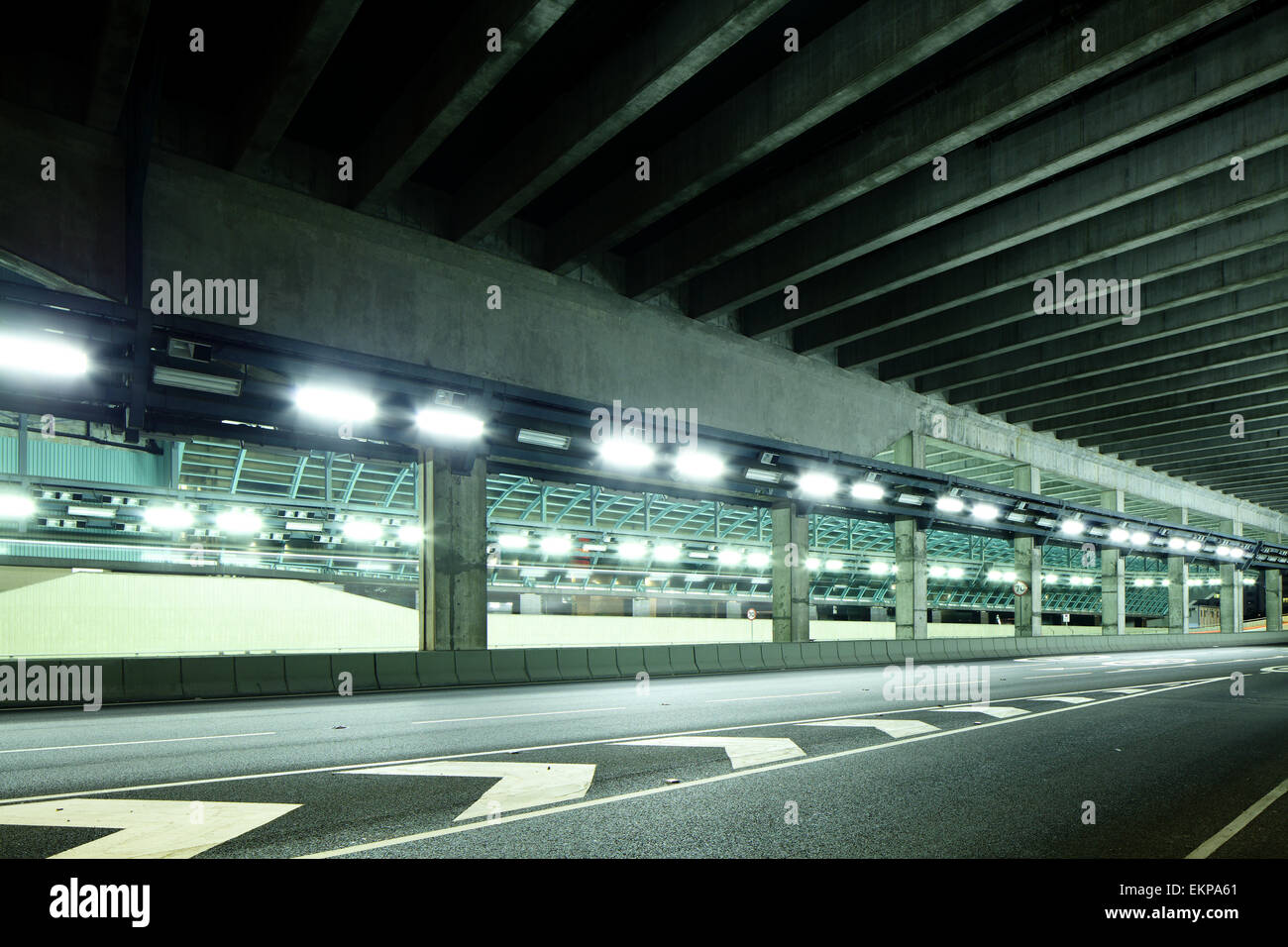 Arrow tunnel hi-res stock photography and images - Alamy