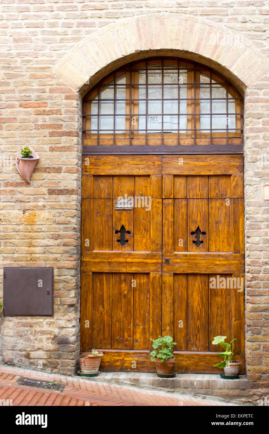 Tuscan doors hi-res stock photography and images - Alamy