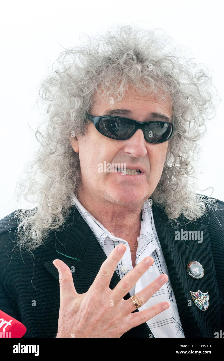 Brighton, UK. 13th Apr, 2015. Brian May at the bandstand on Brighton ...