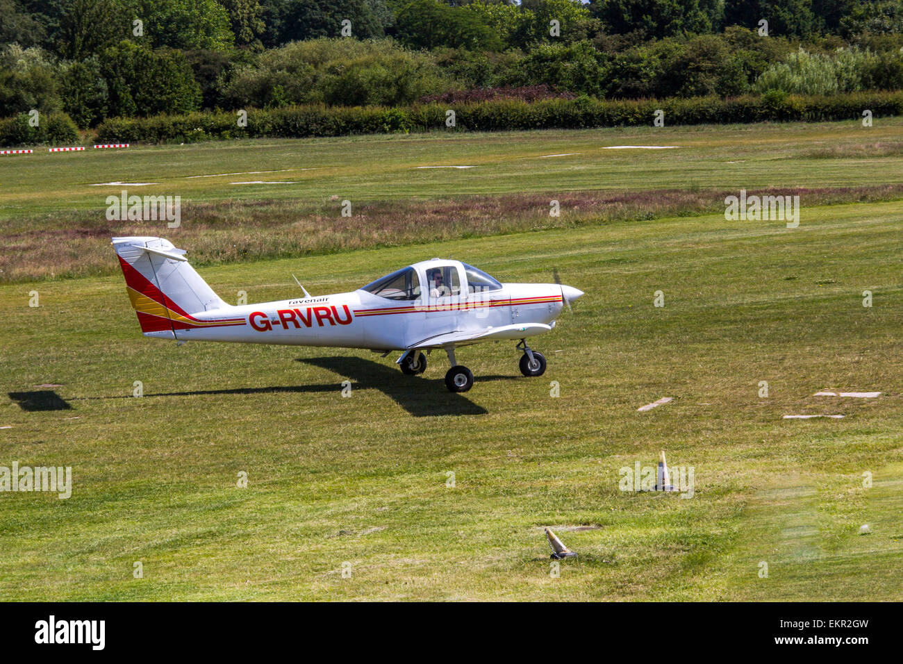Piper-PA-38 -112 Tomahawk light aircraft Stock Photo - Alamy