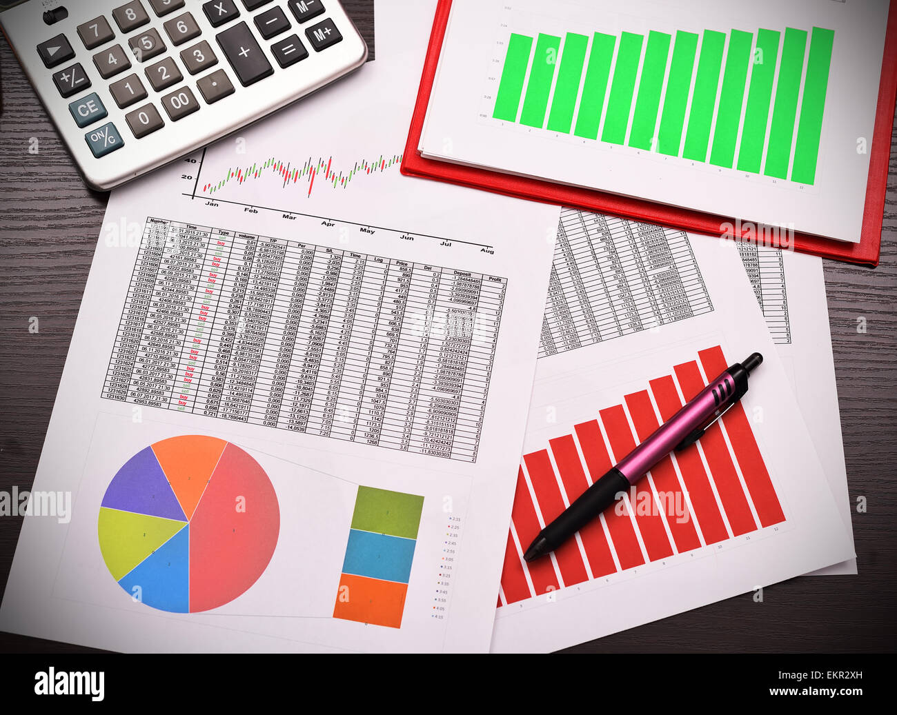 Graph research and charts hi-res stock photography and images - Alamy