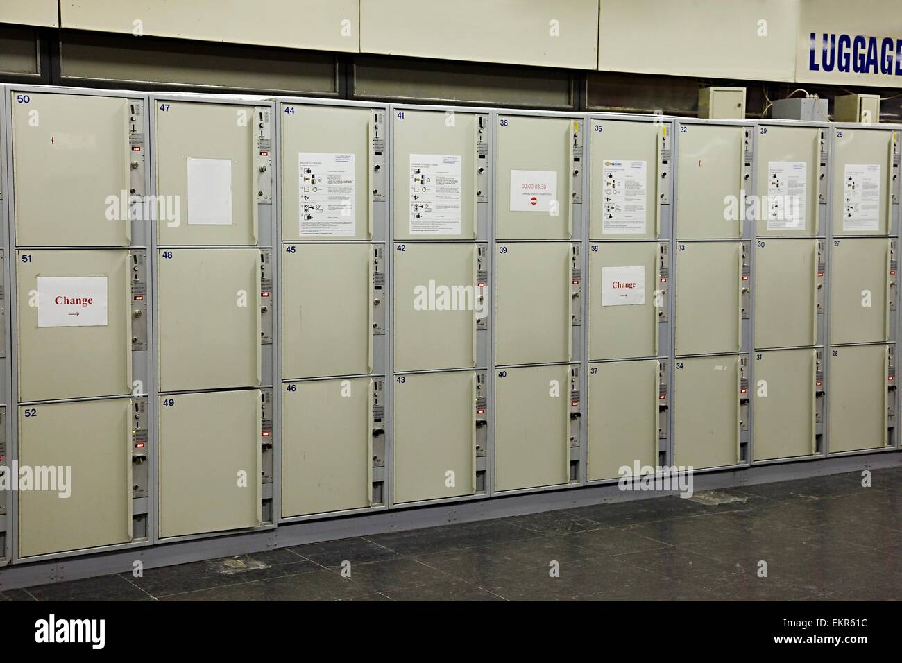 Luggage lockers hi-res stock photography and images - Alamy