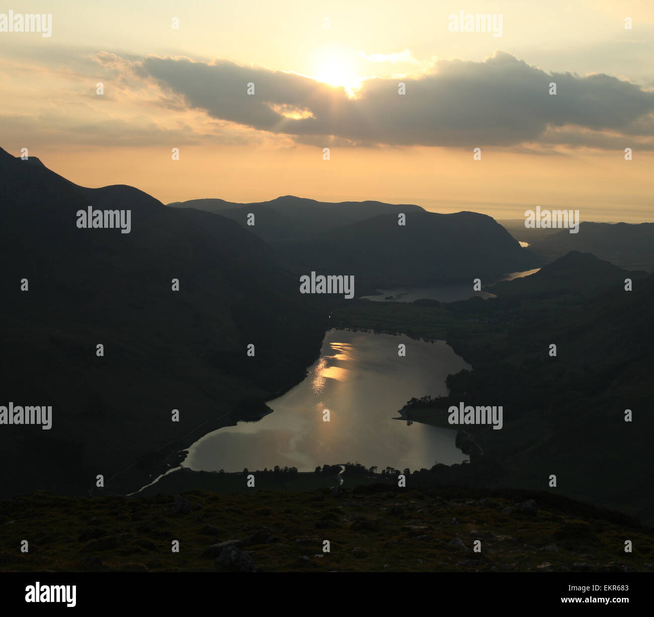 Buttermere twilight over buttermere, mellbreak high stile ridge dusk ...