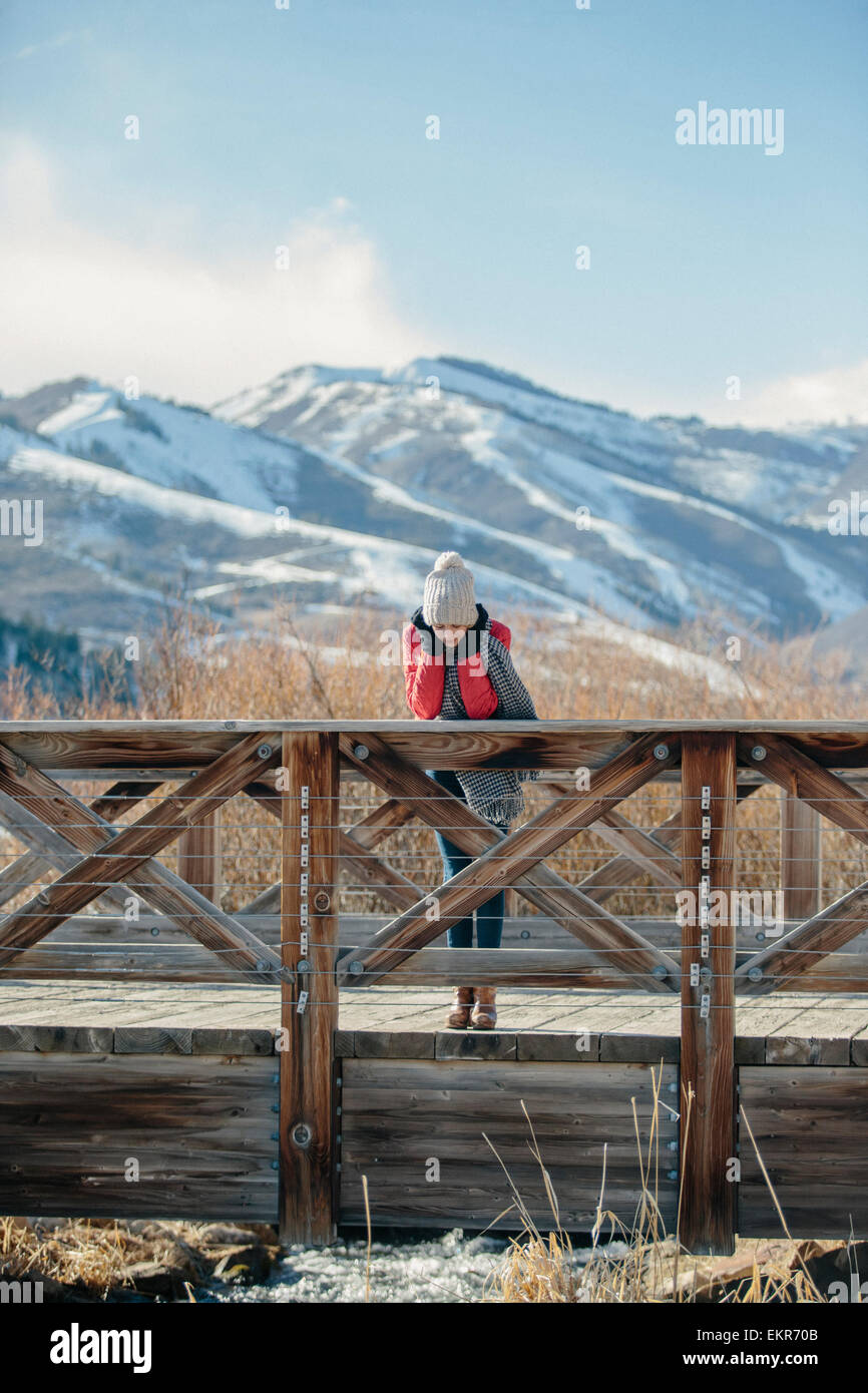 Leaning over rail hi-res stock photography and images - Alamy