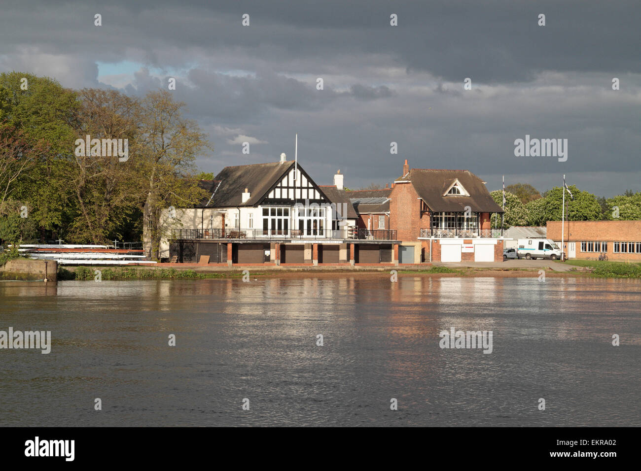 The Mortlake Anglian & Alpha Boat Club on the River Thames near ...