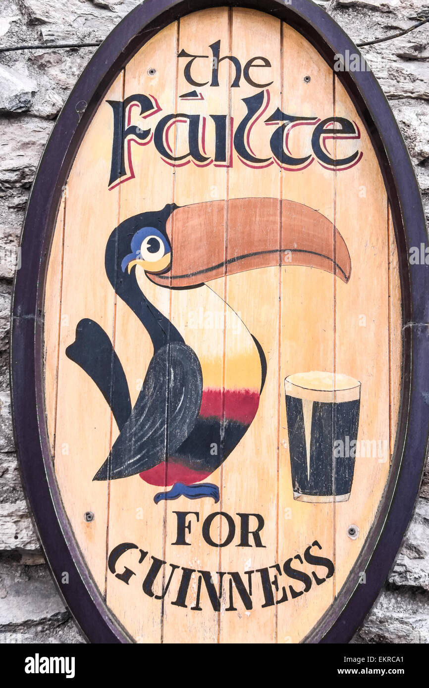 Old guinness sign hi-res stock photography and images - Alamy