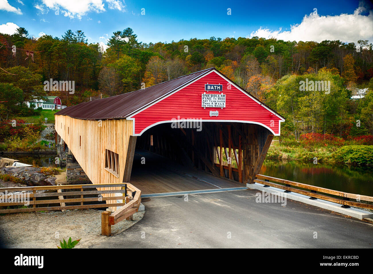 Covered bridge hi-res stock photography and images - Alamy